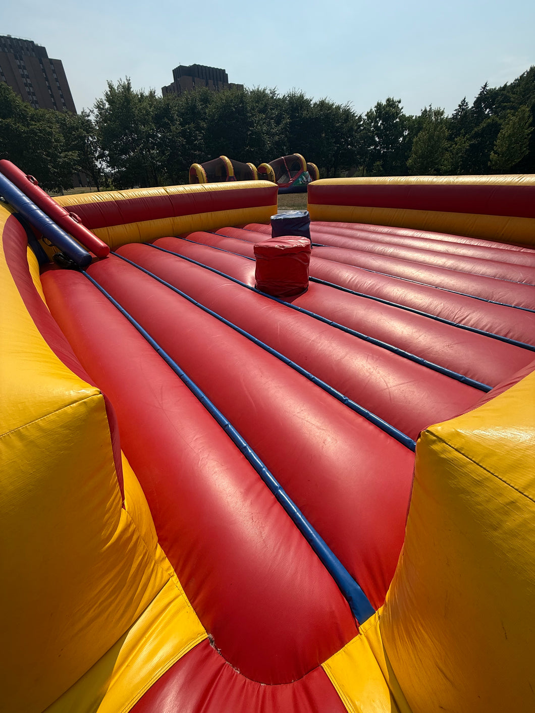 2 Player Joust Inflatable Rental Toronto & GTA | Castlemania – Castle Mania